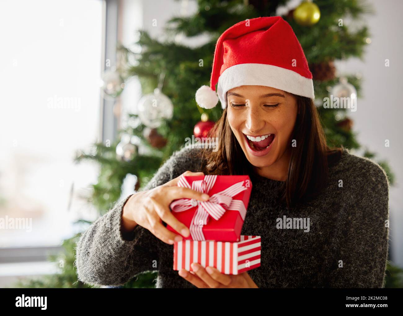 Opening presents hi-res stock photography and images - Alamy