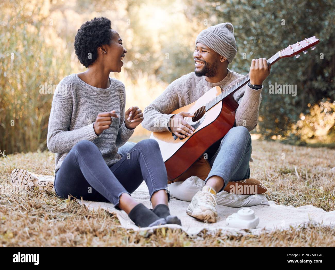 Serenading hi-res stock photography and images - Alamy