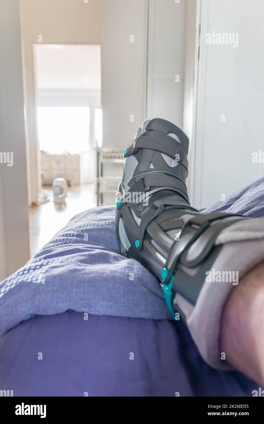 Achilles tendon operation hi-res stock photography and images - Alamy
