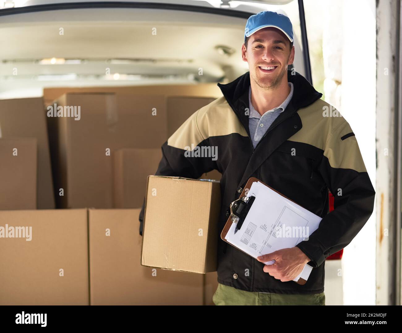 Man delivery van hi-res stock photography and images - Alamy