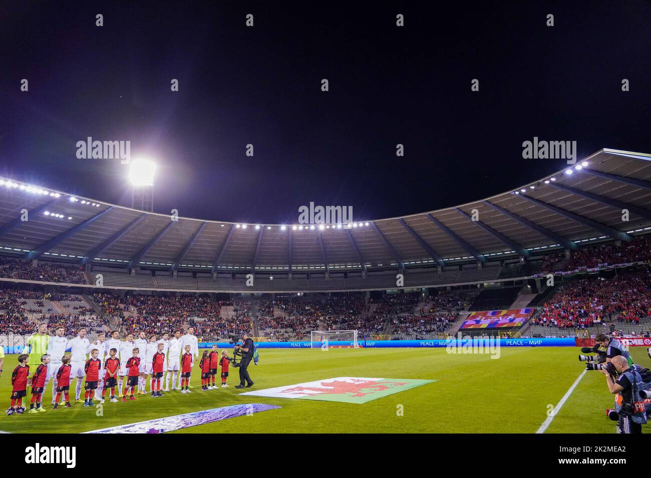 BRUSSELS, BELGIUM - SEPTEMBER 22: Wayne Henessey of Wales, Neco ...