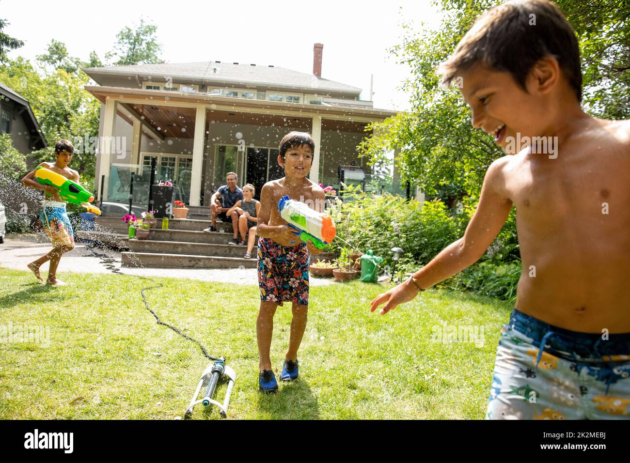 Backyard wet hi-res stock photography and images - Alamy