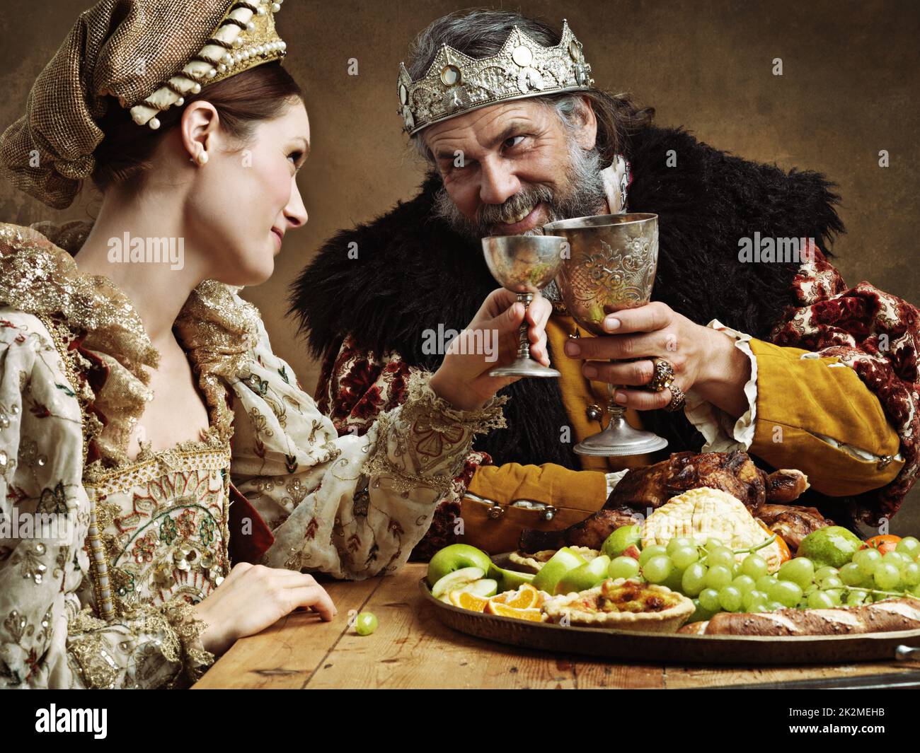 King and banquet feast hi-res stock photography and images - Alamy