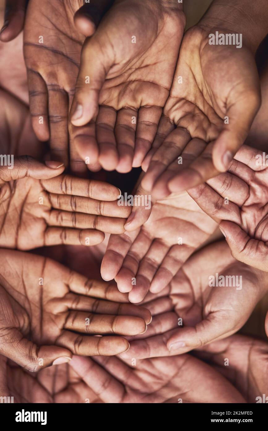 Hands cupped together hi-res stock photography and images - Alamy