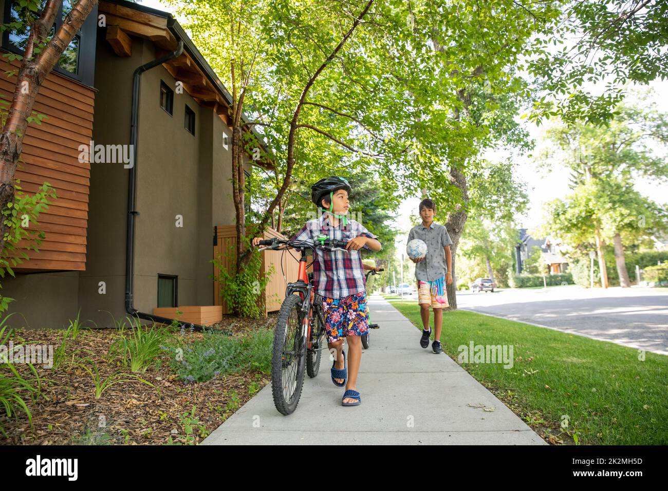 Canada ball boys hi-res stock photography and images - Alamy