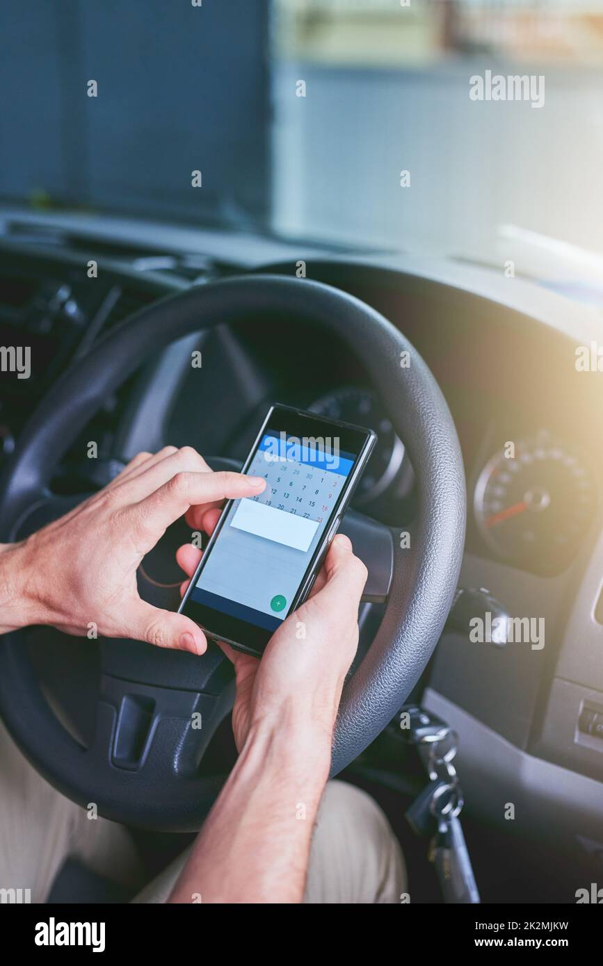 A man using his mobile phone hi-res stock photography and images - Alamy