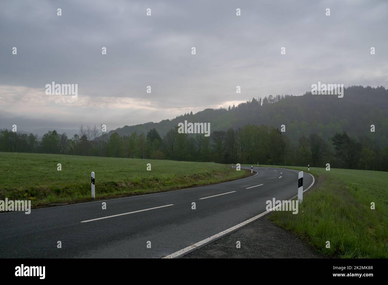 Cloudy highway hi-res stock photography and images - Alamy