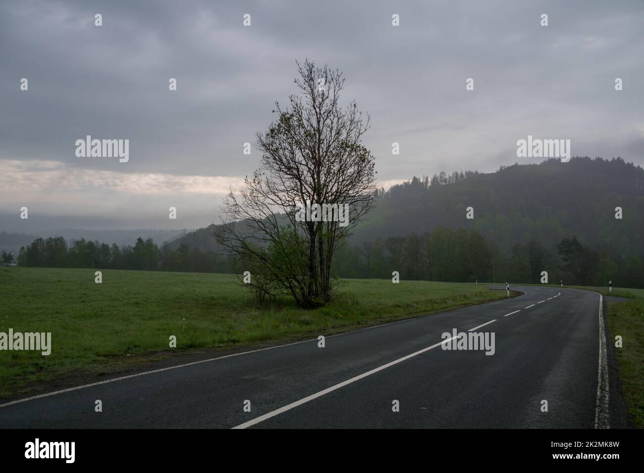 Cloudy highway hi-res stock photography and images - Alamy