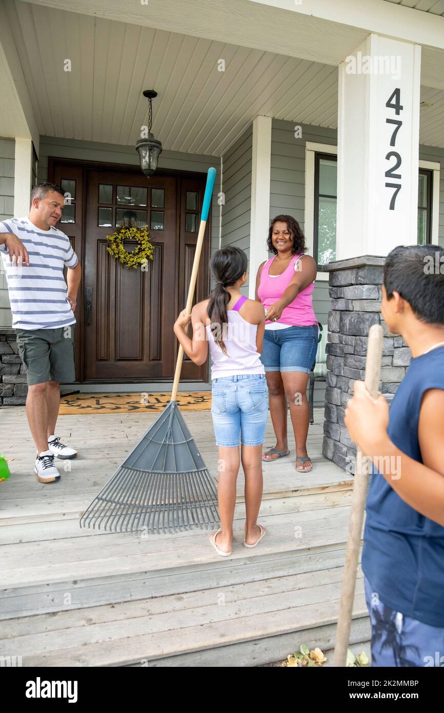 Parents give money to children hi-res stock photography and images - Alamy
