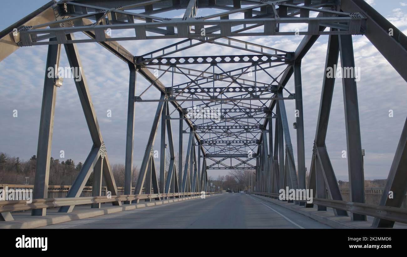 metal bridge structure steel construction in Bromptonville, Sherbrooke ...