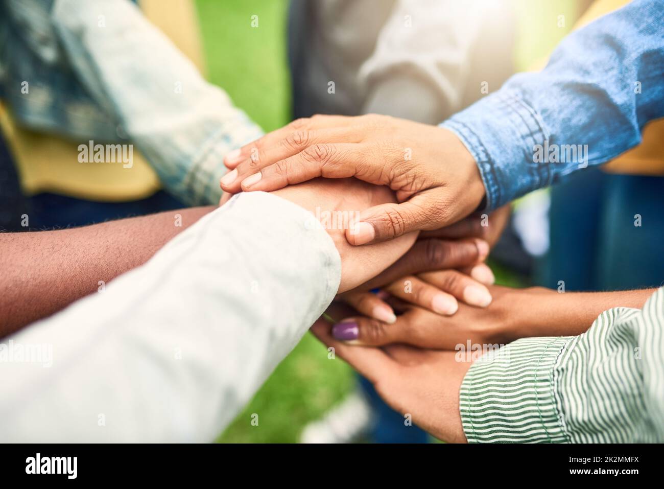 Reveal shot hi-res stock photography and images - Alamy