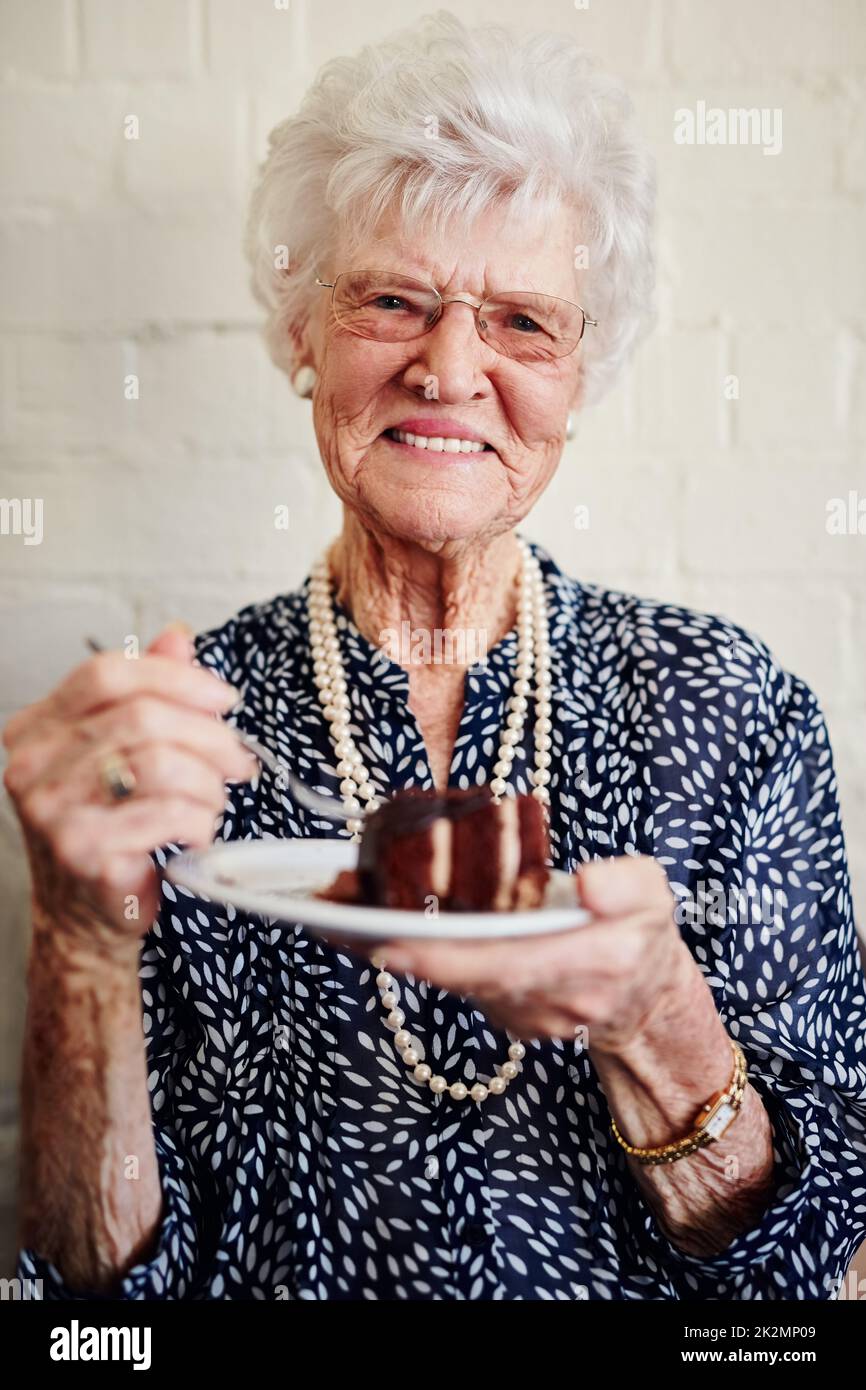 Happy retirement cake hi-res stock photography and images - Alamy