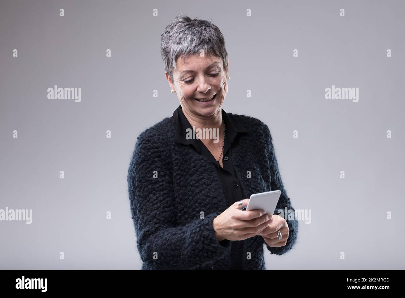 Mobile typing hi-res stock photography and images - Alamy
