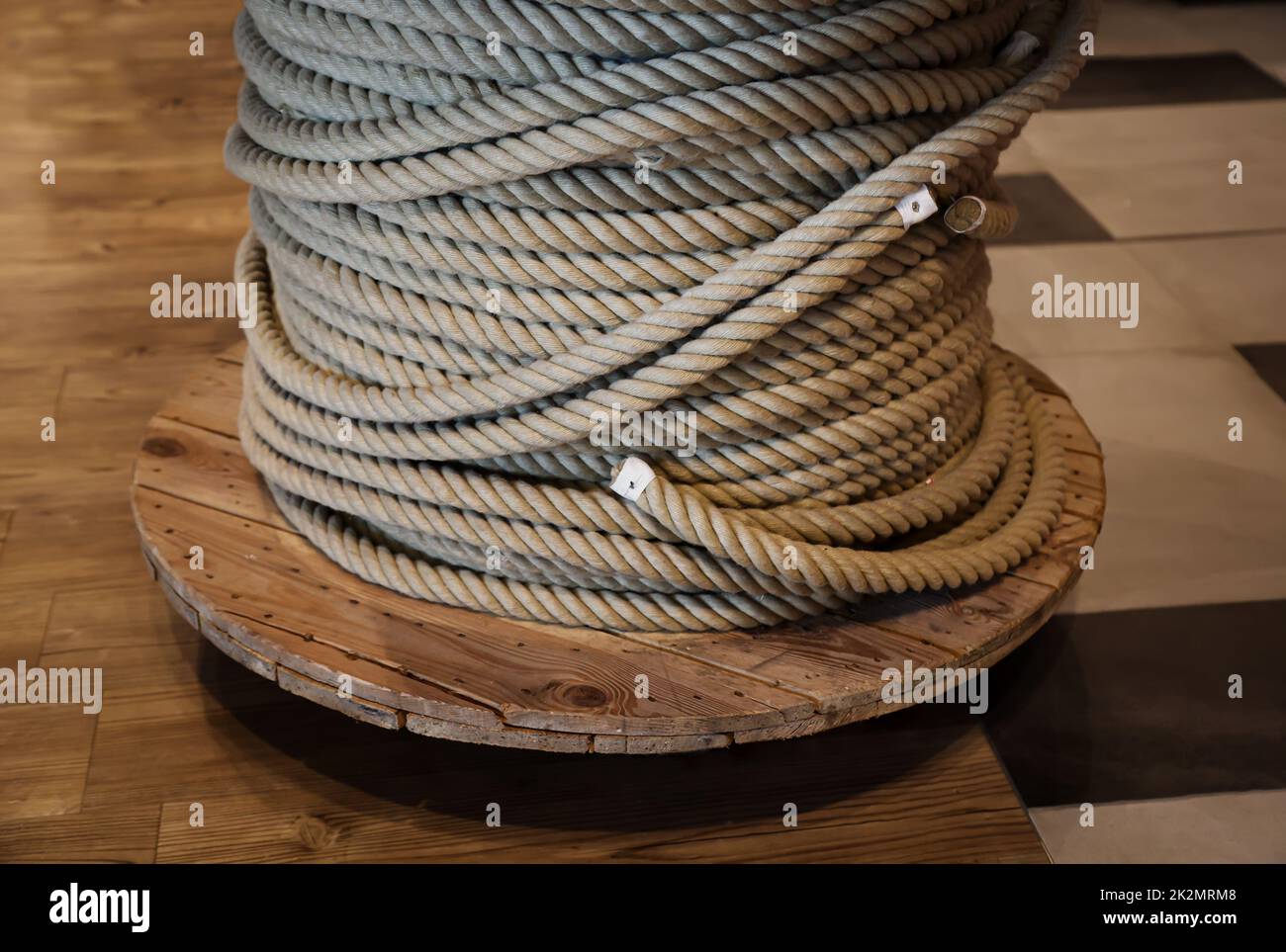 Rope drum hi-res stock photography and images - Alamy
