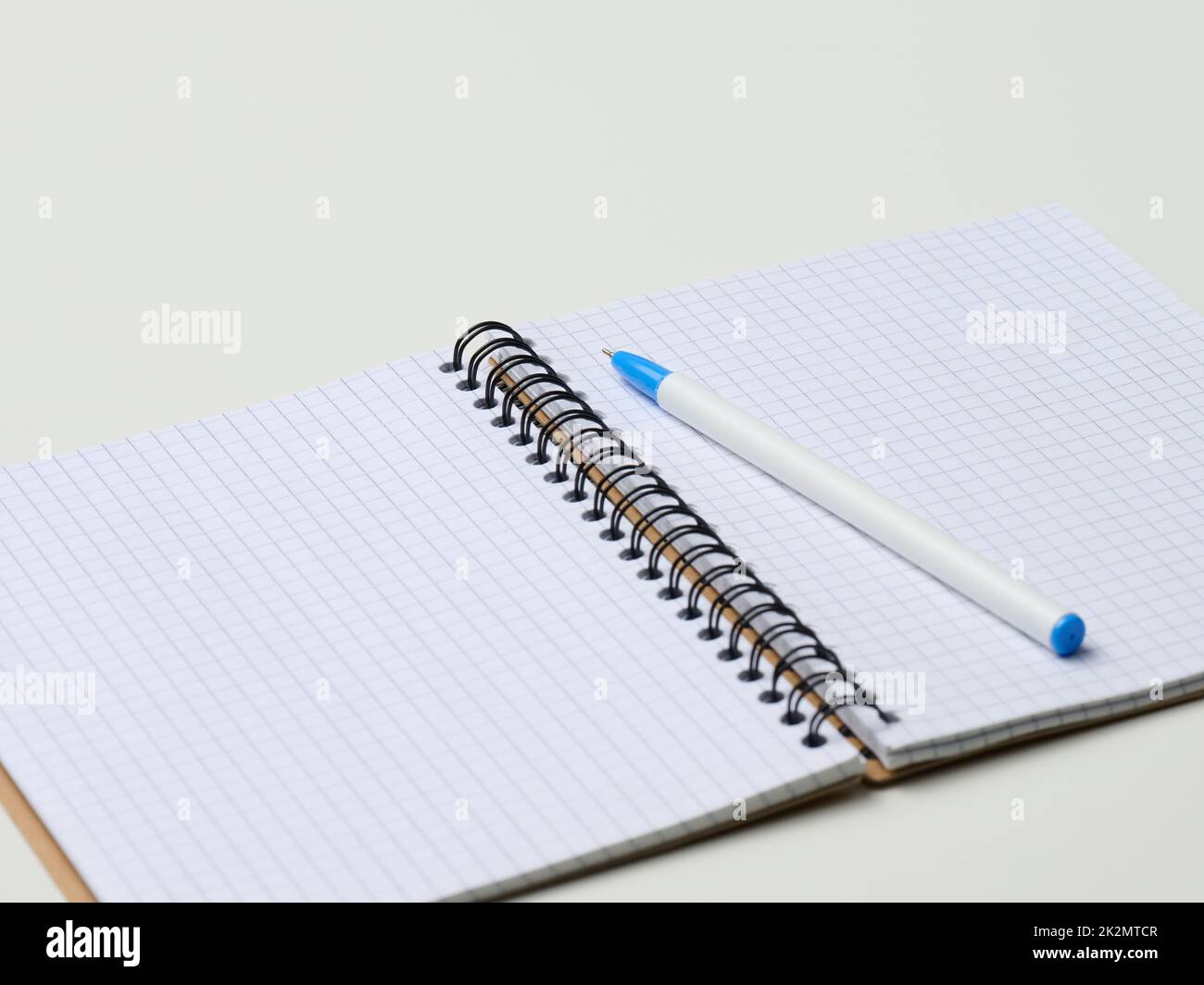 Pen notebook open blank hi-res stock photography and images - Alamy