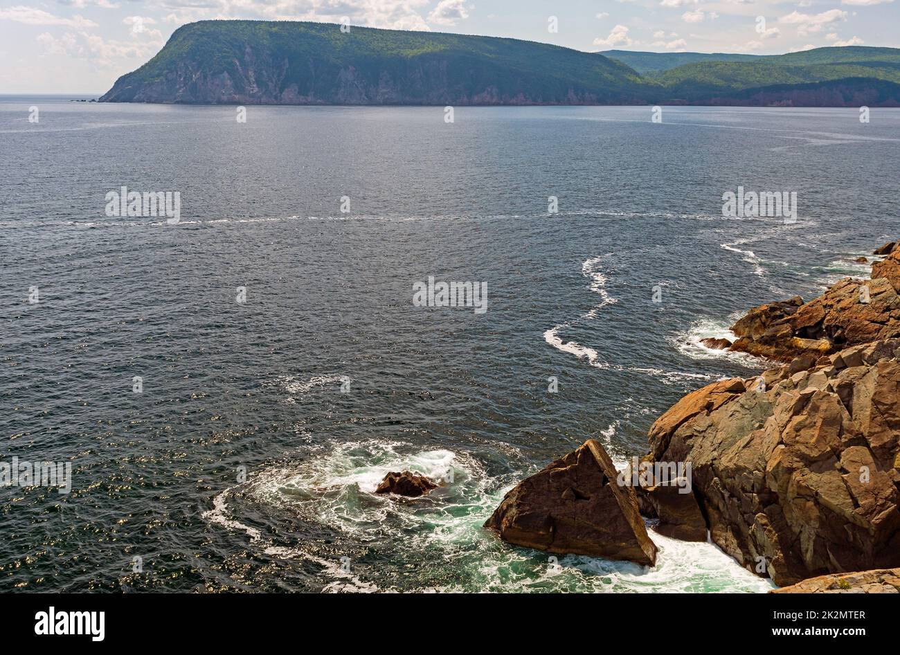 Jagged rocks hi-res stock photography and images - Alamy