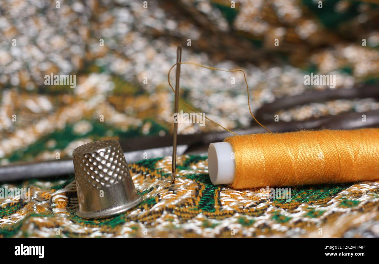 Golden yellow gown hi-res stock photography and images - Alamy