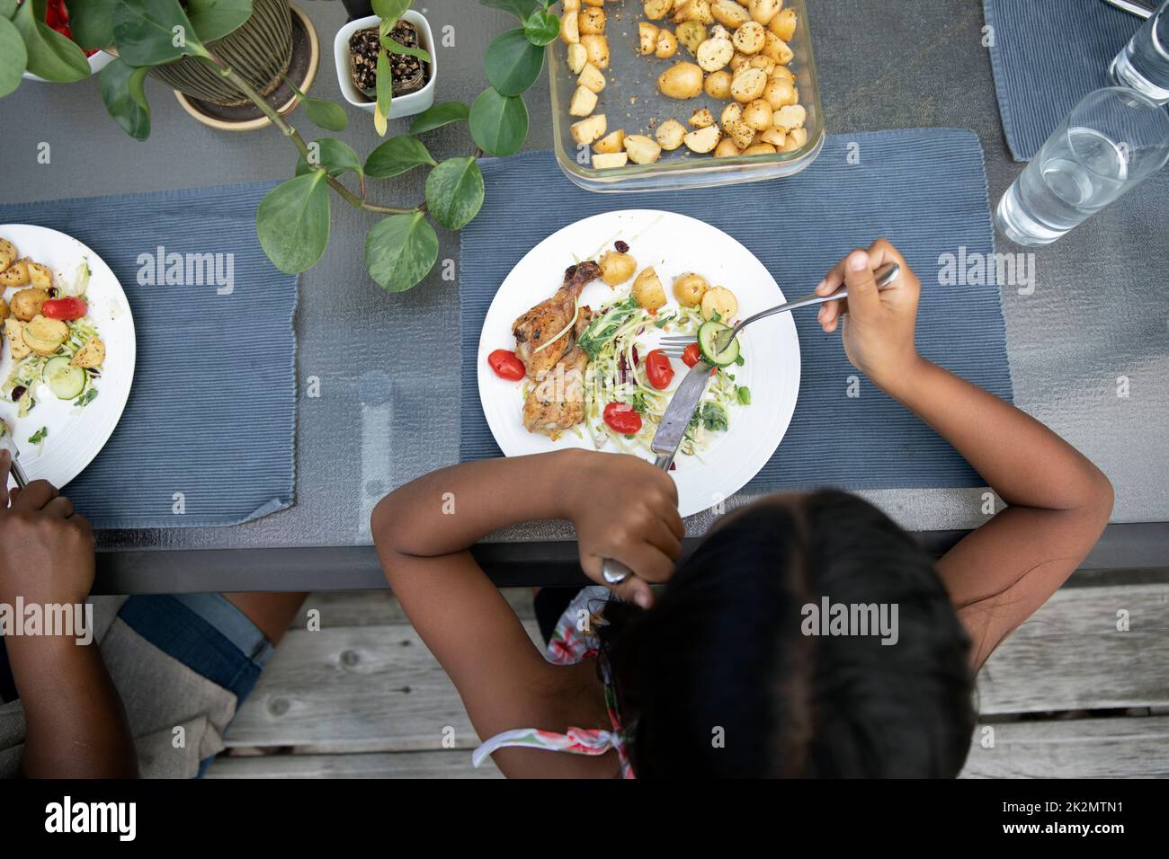 Lunch outdoors hi-res stock photography and images - Alamy