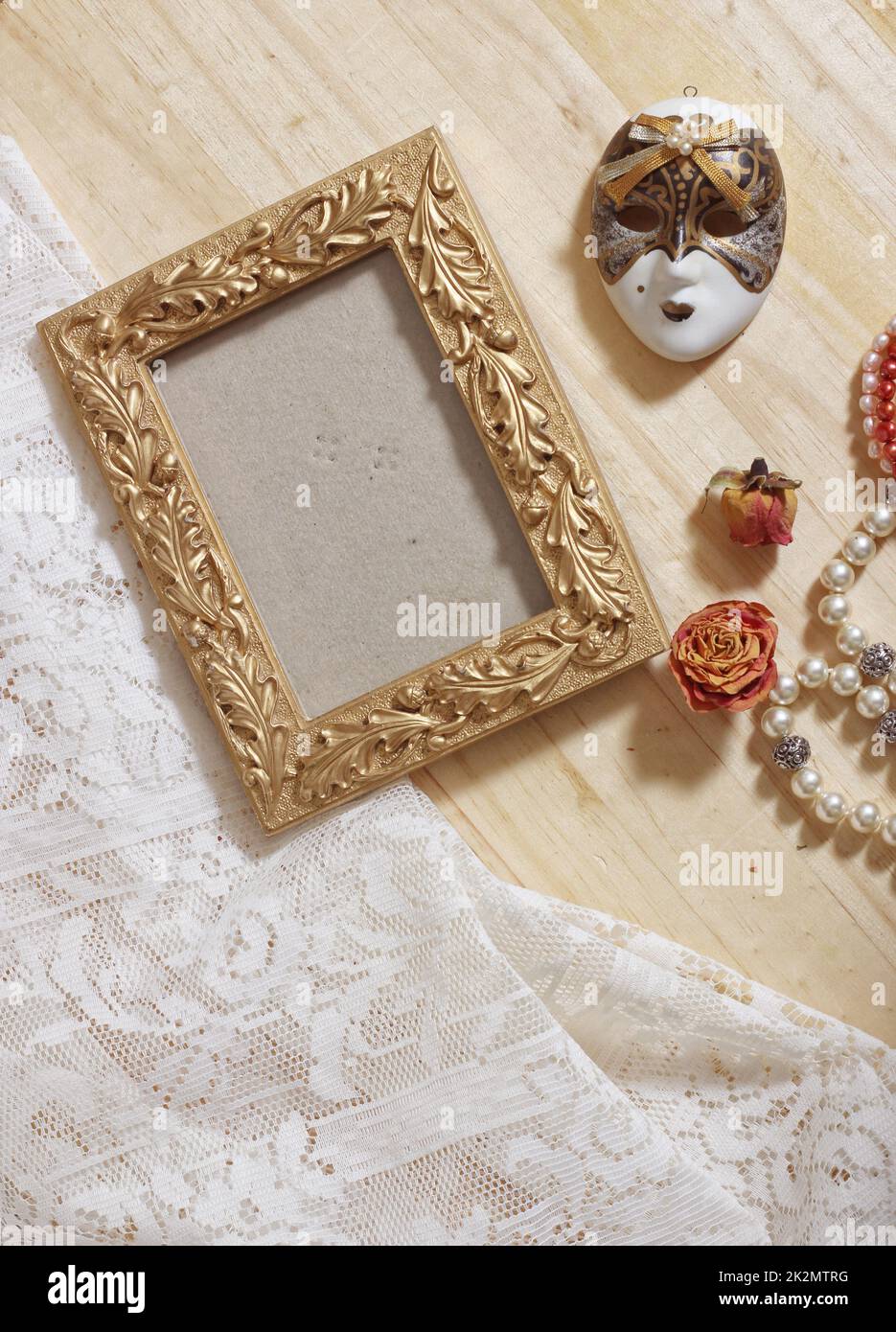 Silver and gold lace hi-res stock photography and images - Alamy