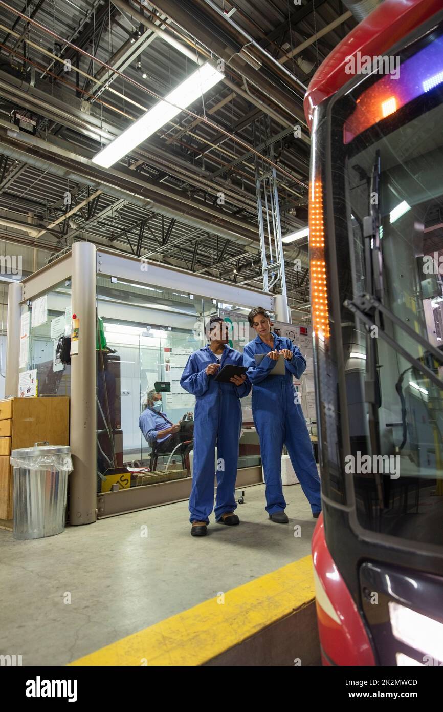 Female skilled workers hi-res stock photography and images - Alamy