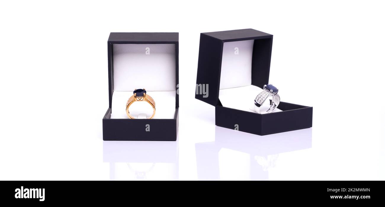 Gold ring box hi-res stock photography and images - Alamy