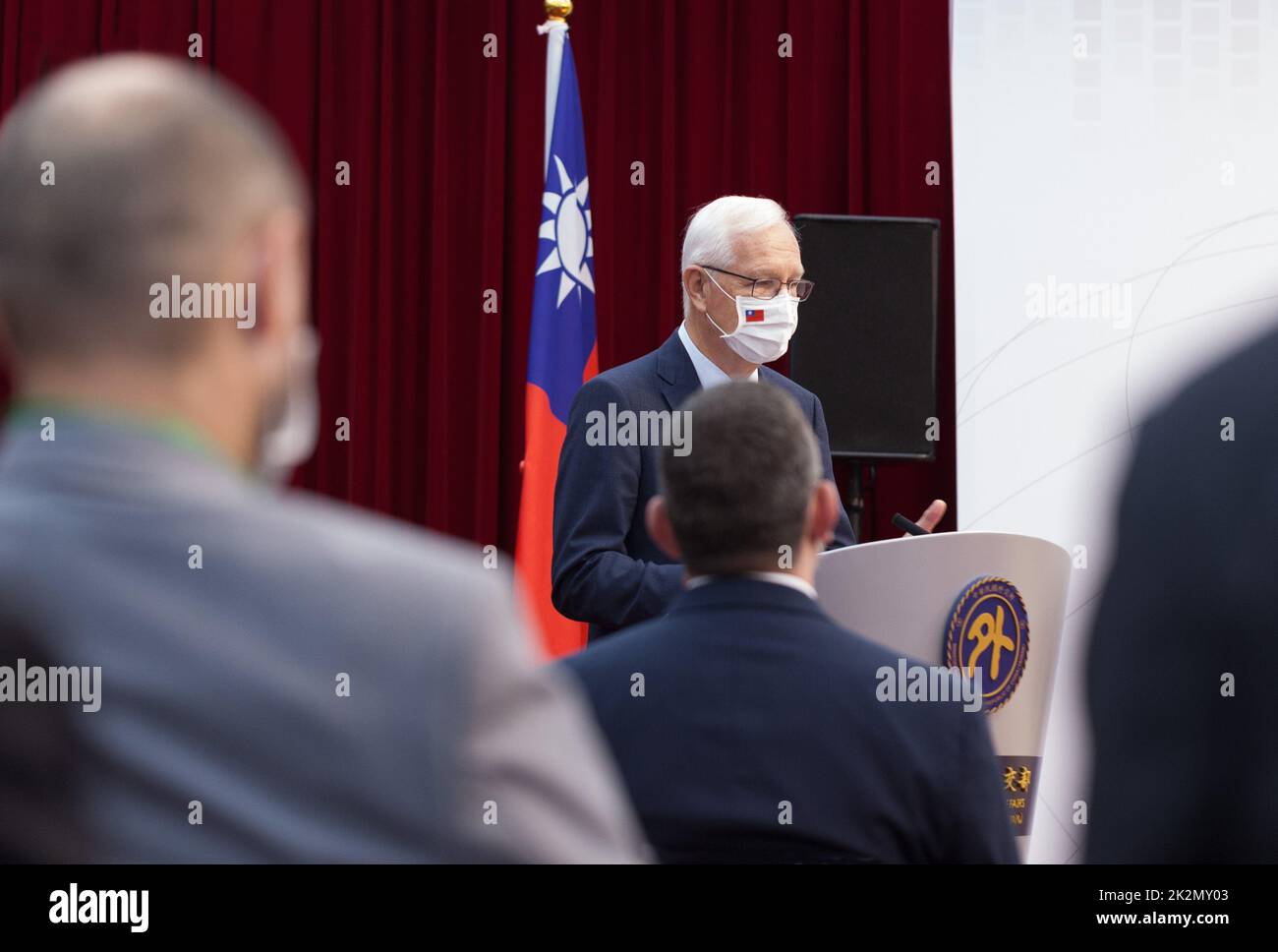 Signing a memorandum of understanding hi-res stock photography and ...