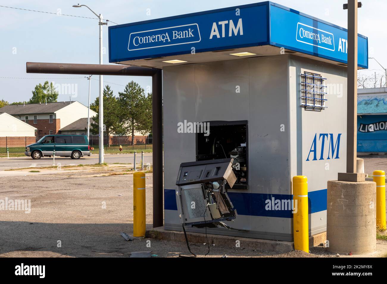 Automated bank teller machine hi-res stock photography and images - Alamy