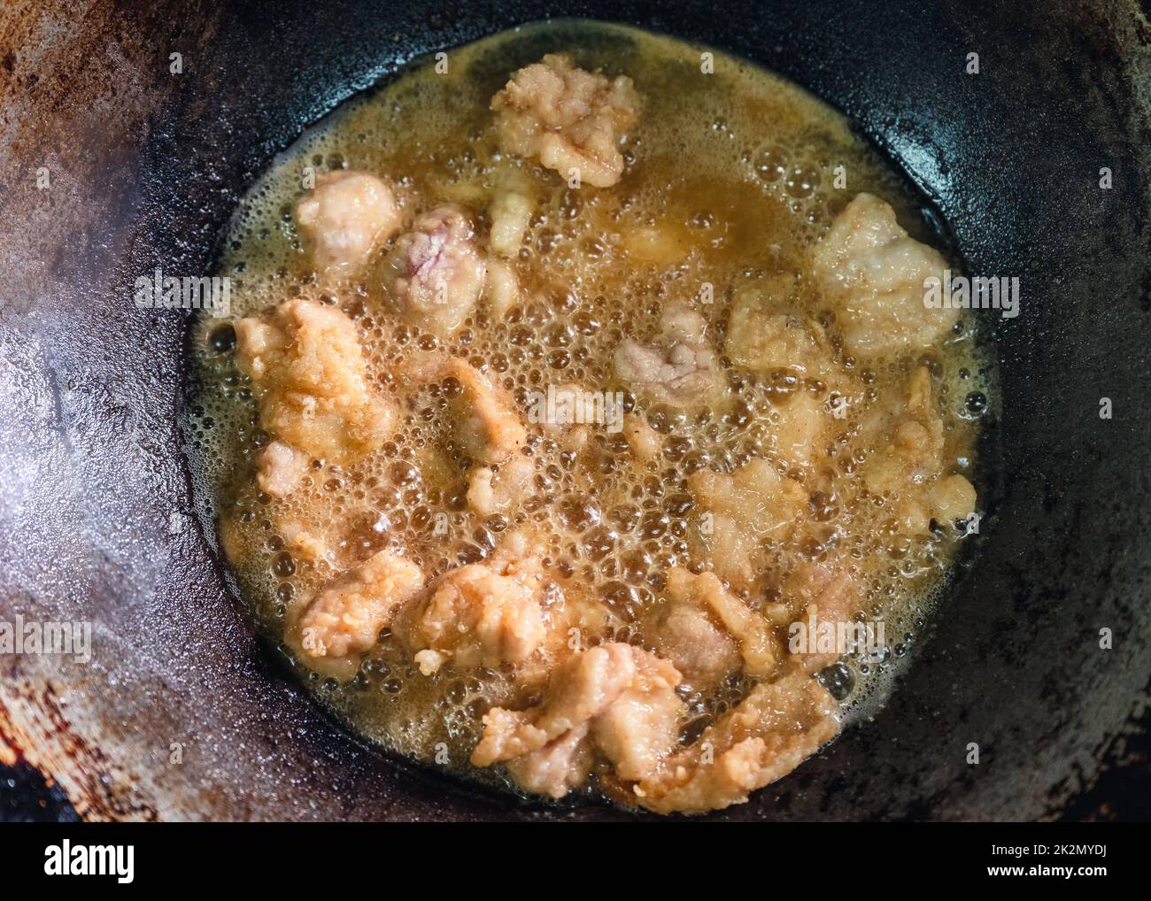 Deep fat frying chicken hi-res stock photography and images - Alamy