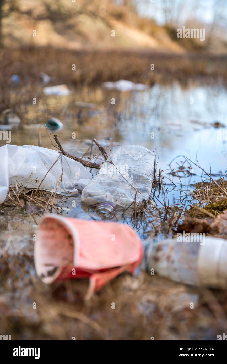 Litter in pool hi-res stock photography and images - Alamy