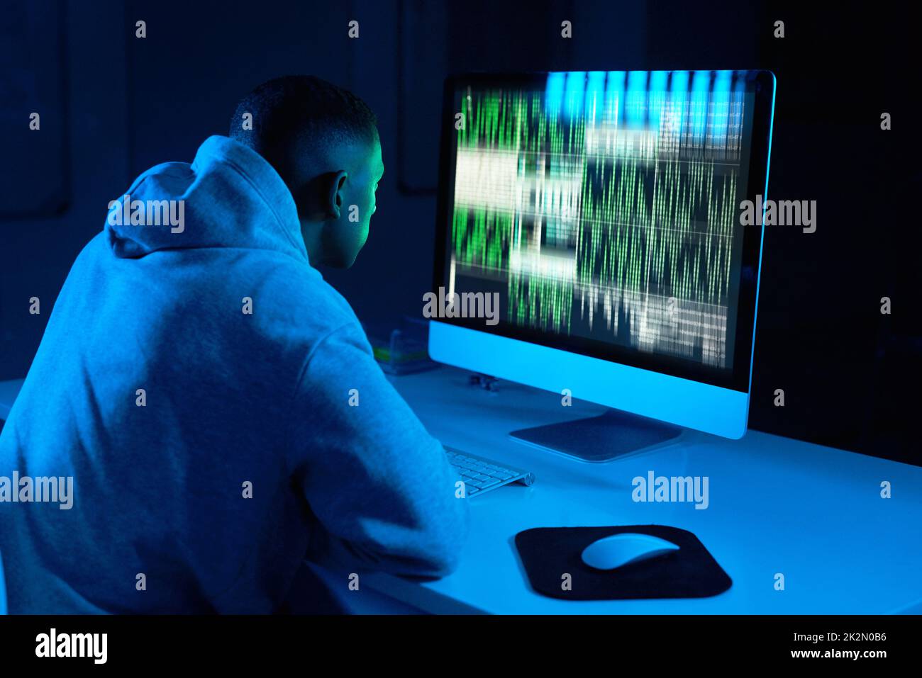Person typing computer dark hi-res stock photography and images - Alamy