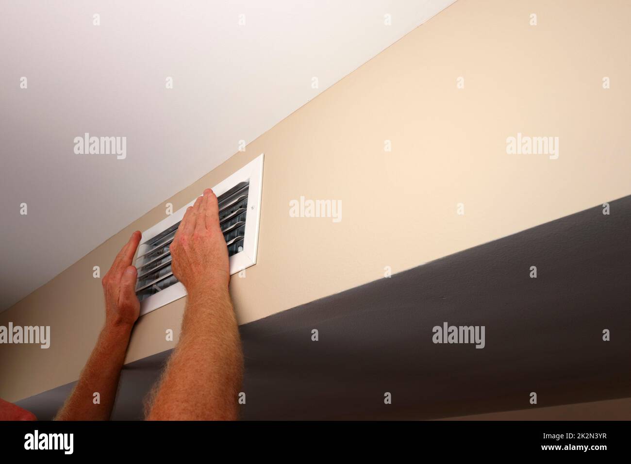 Inside air duct vent hi-res stock photography and images - Alamy
