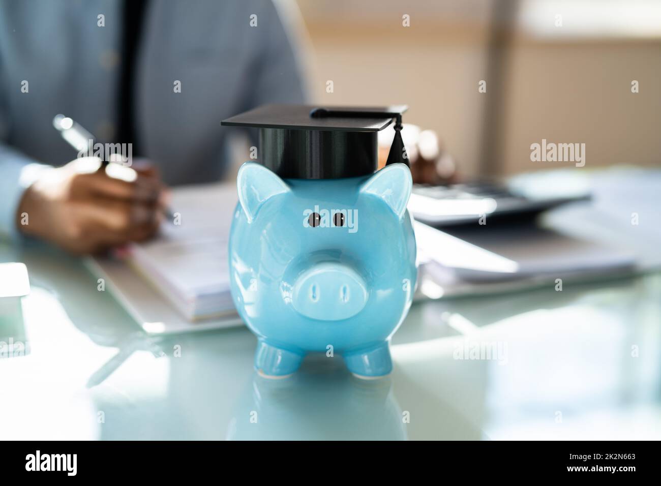 Accounting graduate hi-res stock photography and images - Alamy