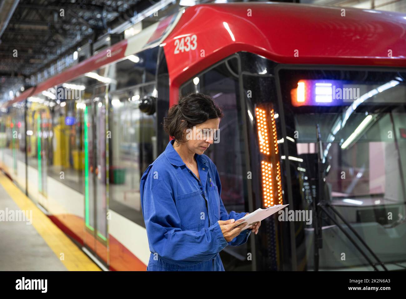 Female skilled worker hi-res stock photography and images - Alamy
