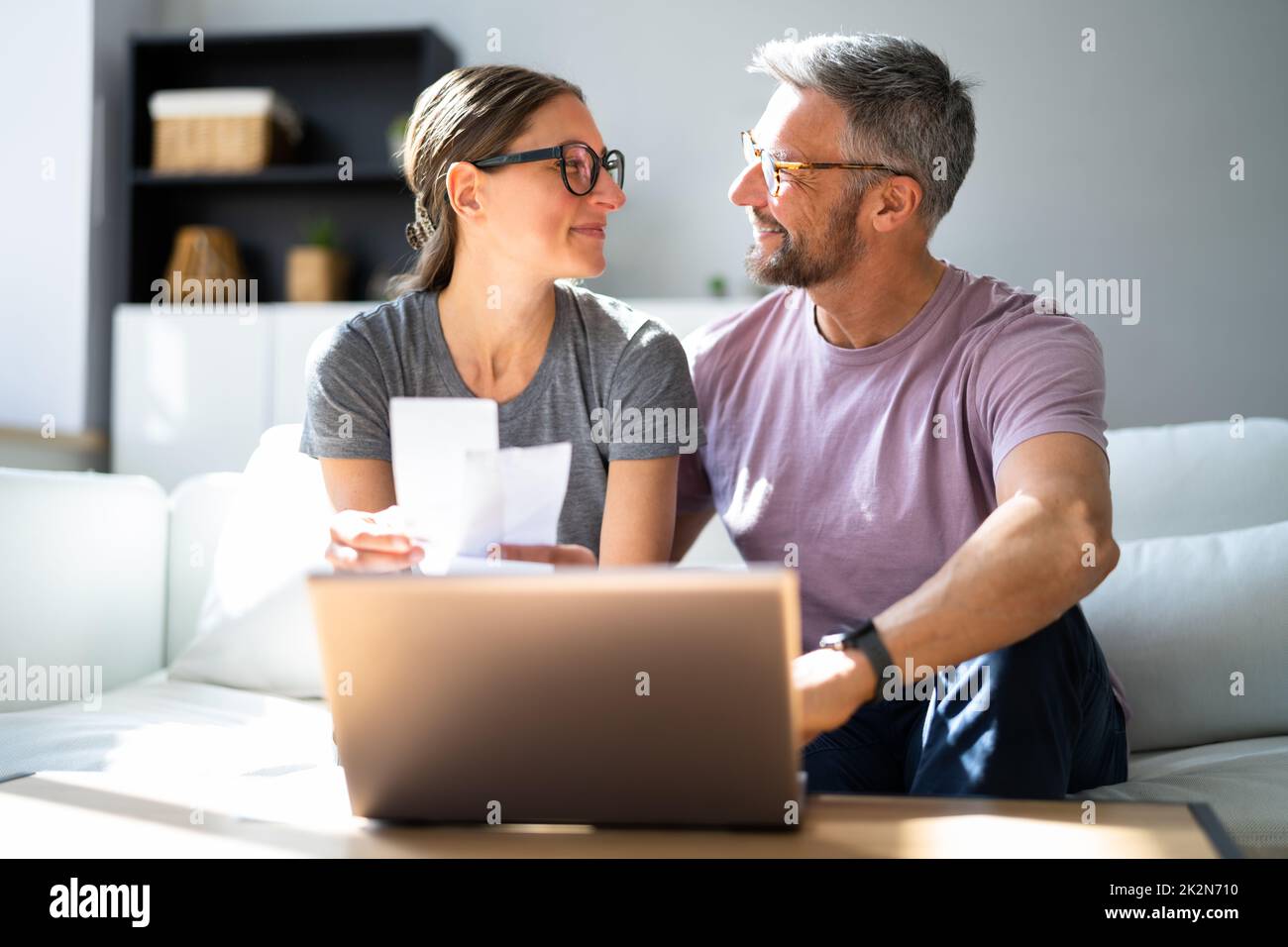 Man doing taxes home hi-res stock photography and images - Alamy