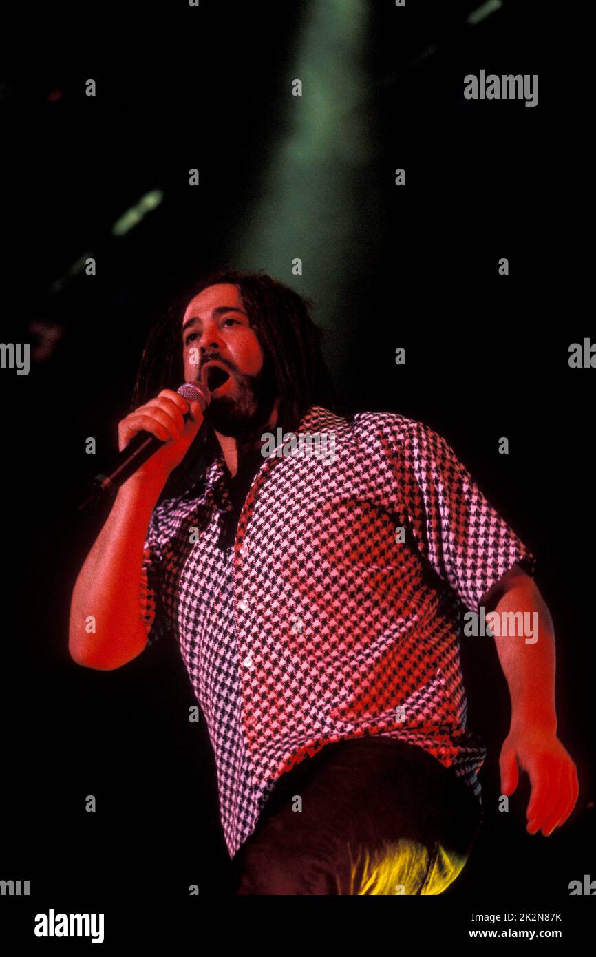Counting crows music concert hi-res stock photography and images - Alamy