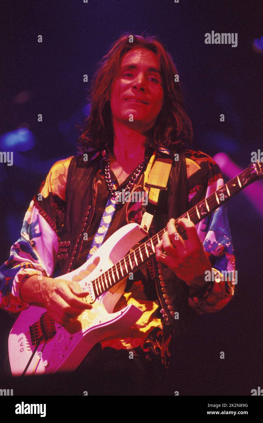 Steve vai singer hi-res stock photography and images - Alamy