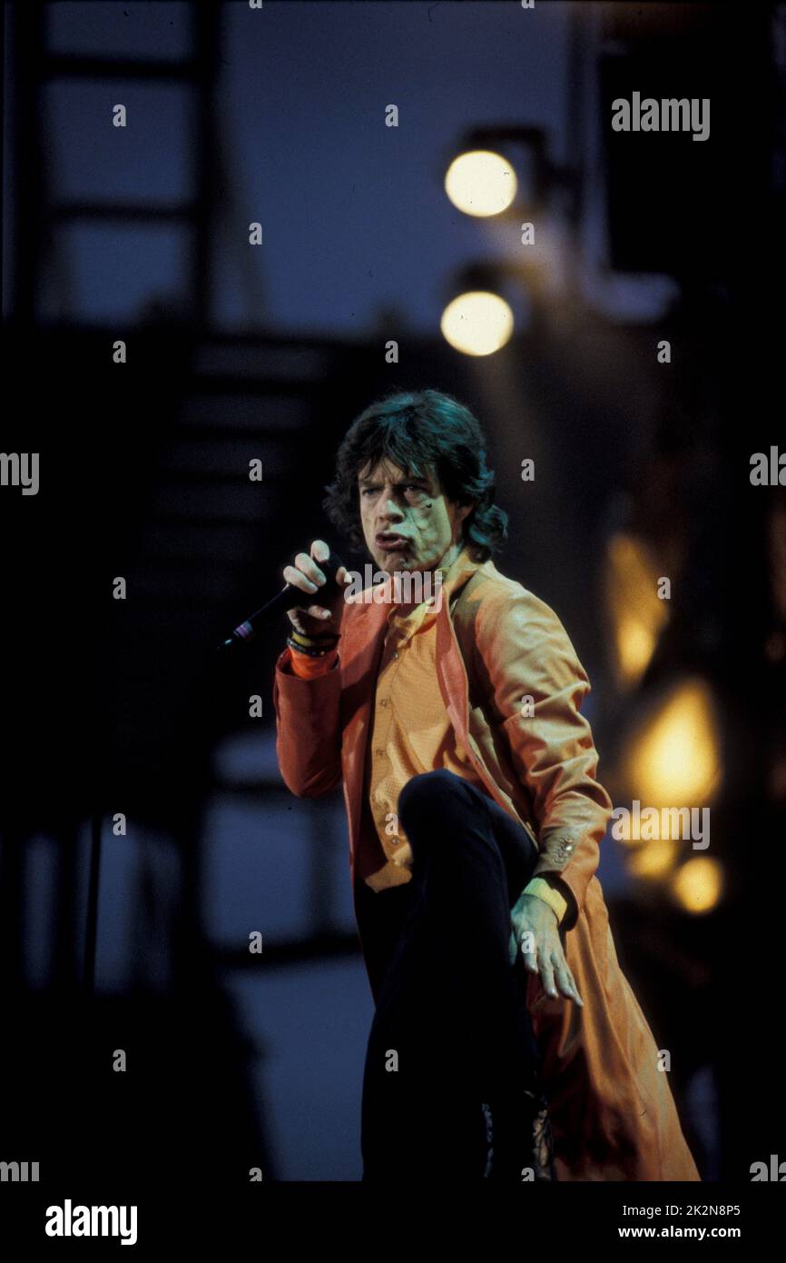 Stage lights rolling stones hi-res stock photography and images - Alamy