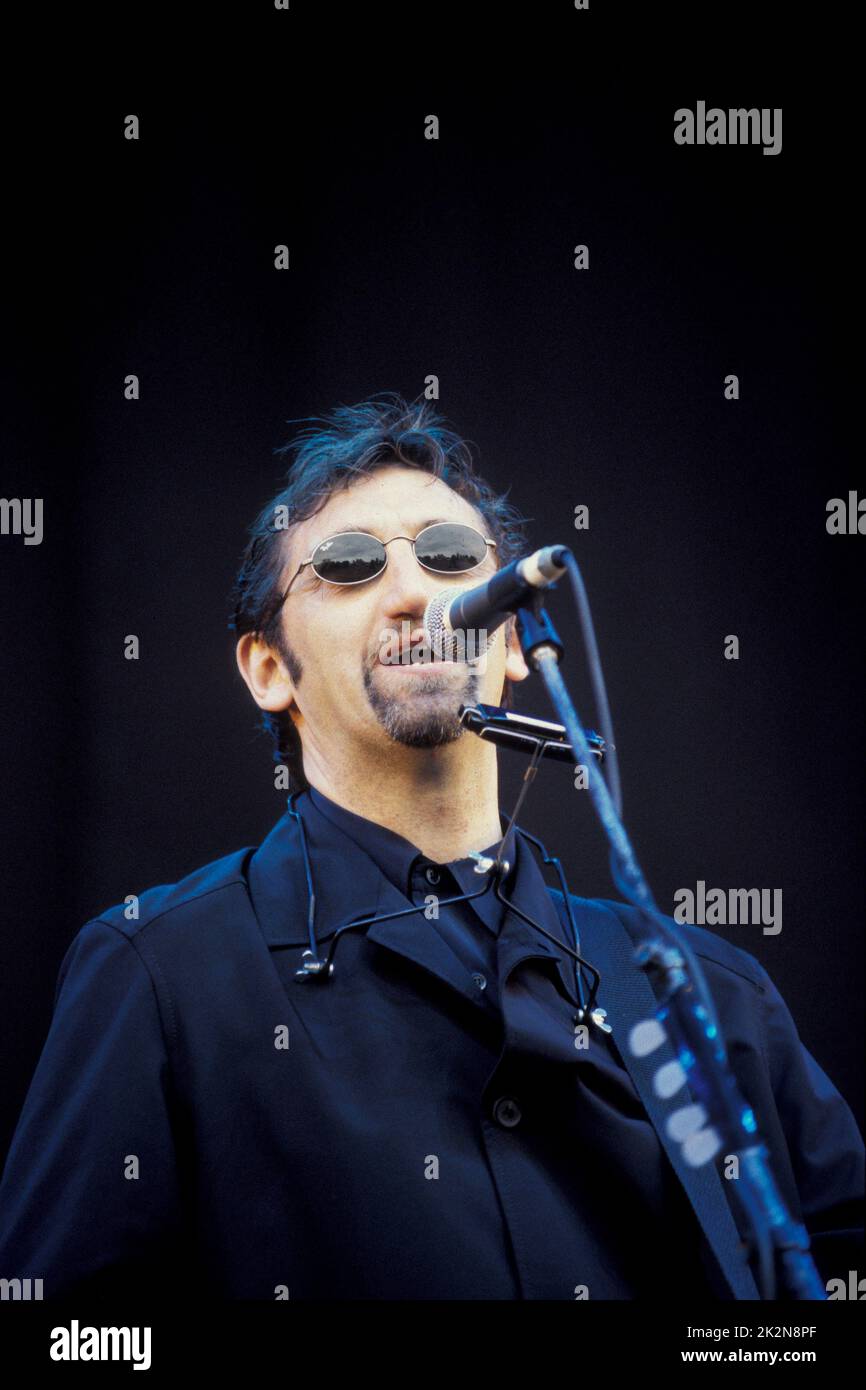 Jimmy nail singing hi-res stock photography and images - Alamy