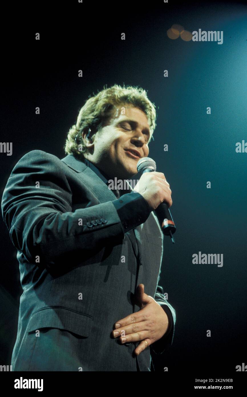 Michael ball singer tour hi-res stock photography and images - Alamy