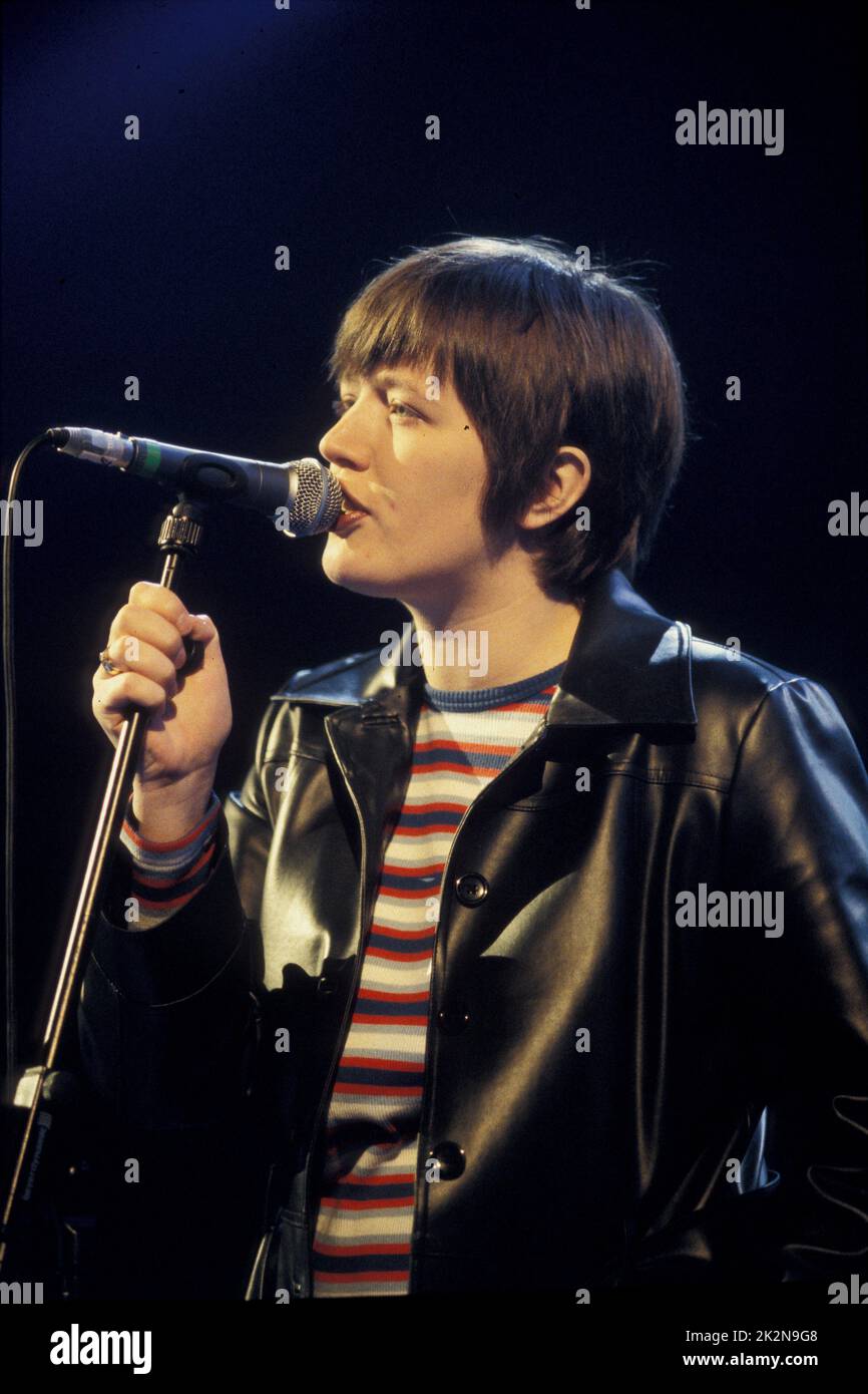 THE BEAUTIFUL SOUTH London 2000; Credit: Mel Longhurst / Performing ...