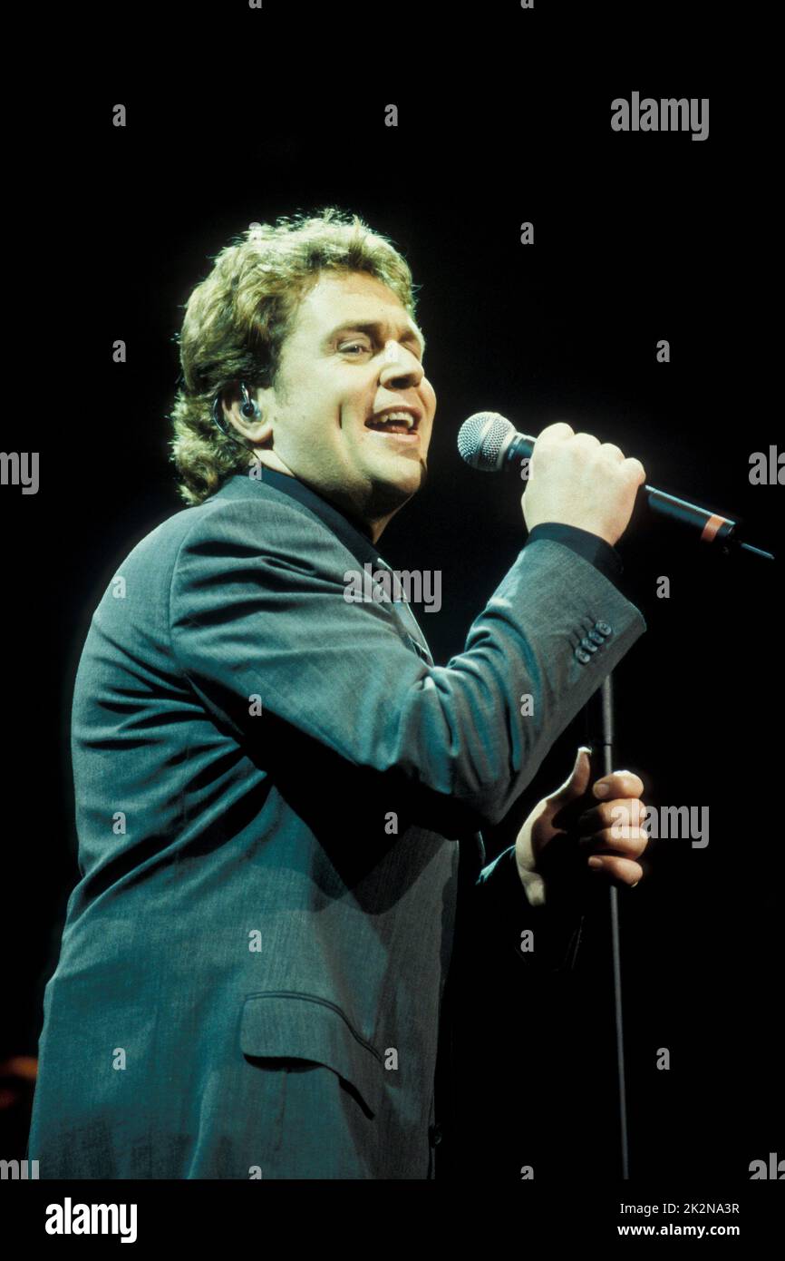 Michael ball singer tour hi-res stock photography and images - Alamy