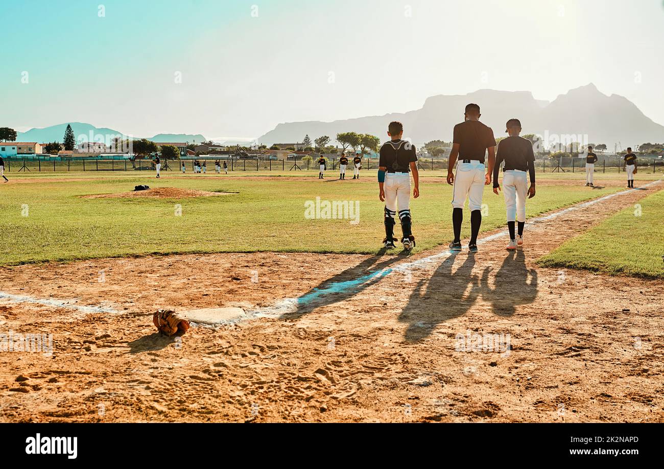 Team walking pitch hi-res stock photography and images - Alamy