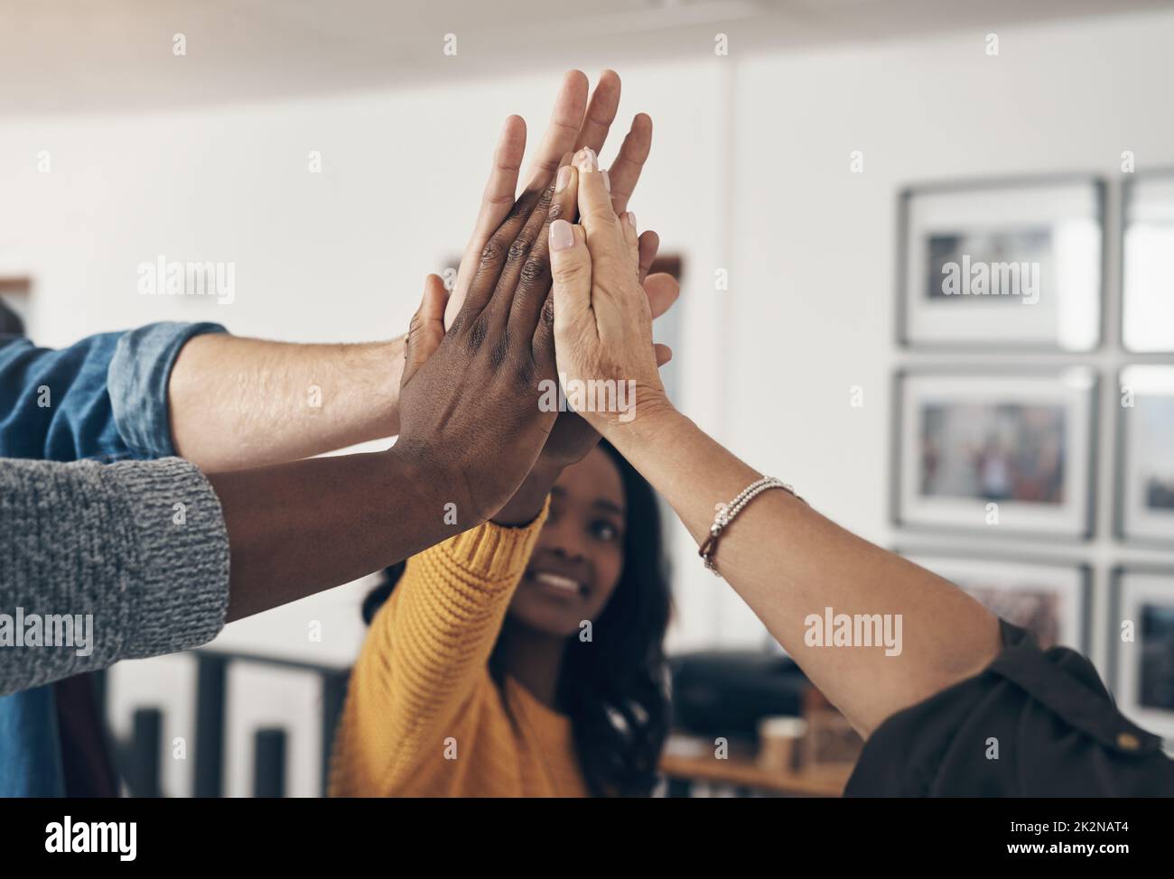 High five hands hi-res stock photography and images - Alamy