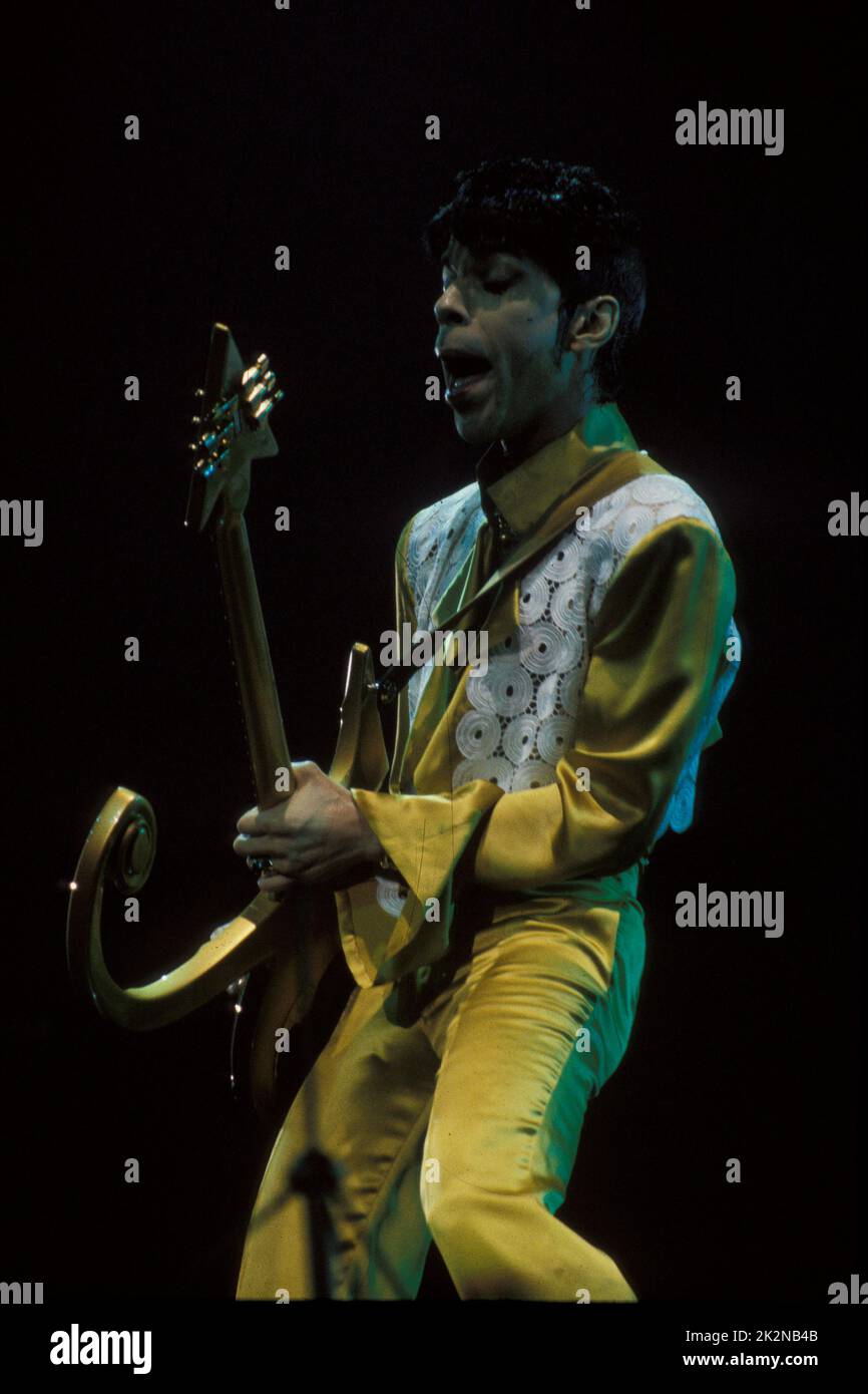 PRINCE Wembley Arena, London 1995; Credit: Mel Longhurst / Performing ...
