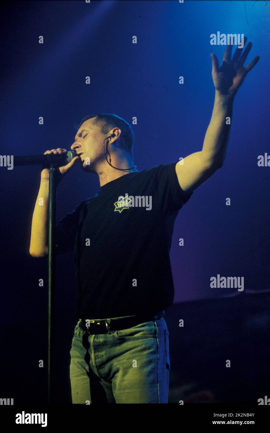 Danny bowes thunder hi-res stock photography and images - Alamy