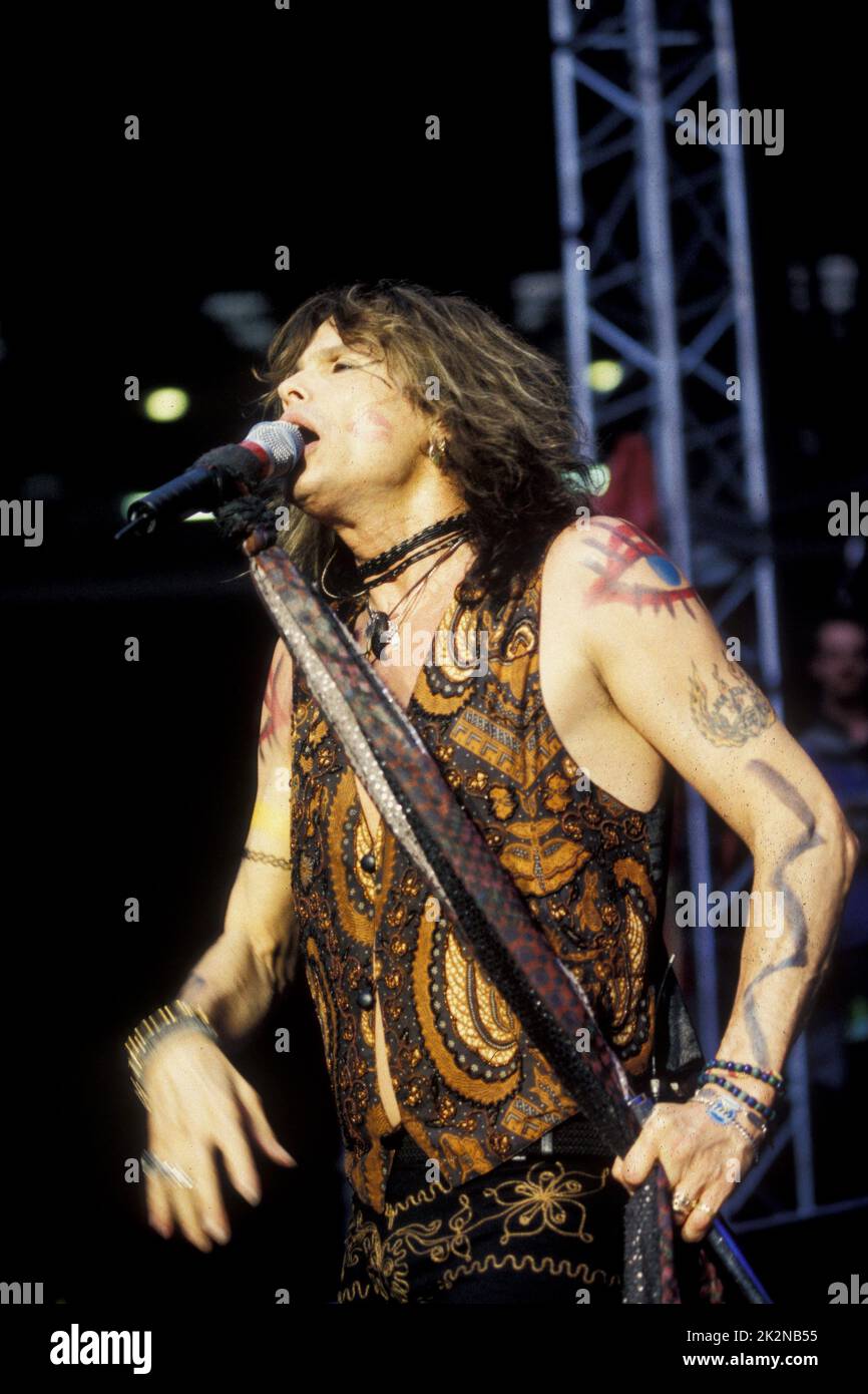 Steve tyler hi-res stock photography and images - Alamy