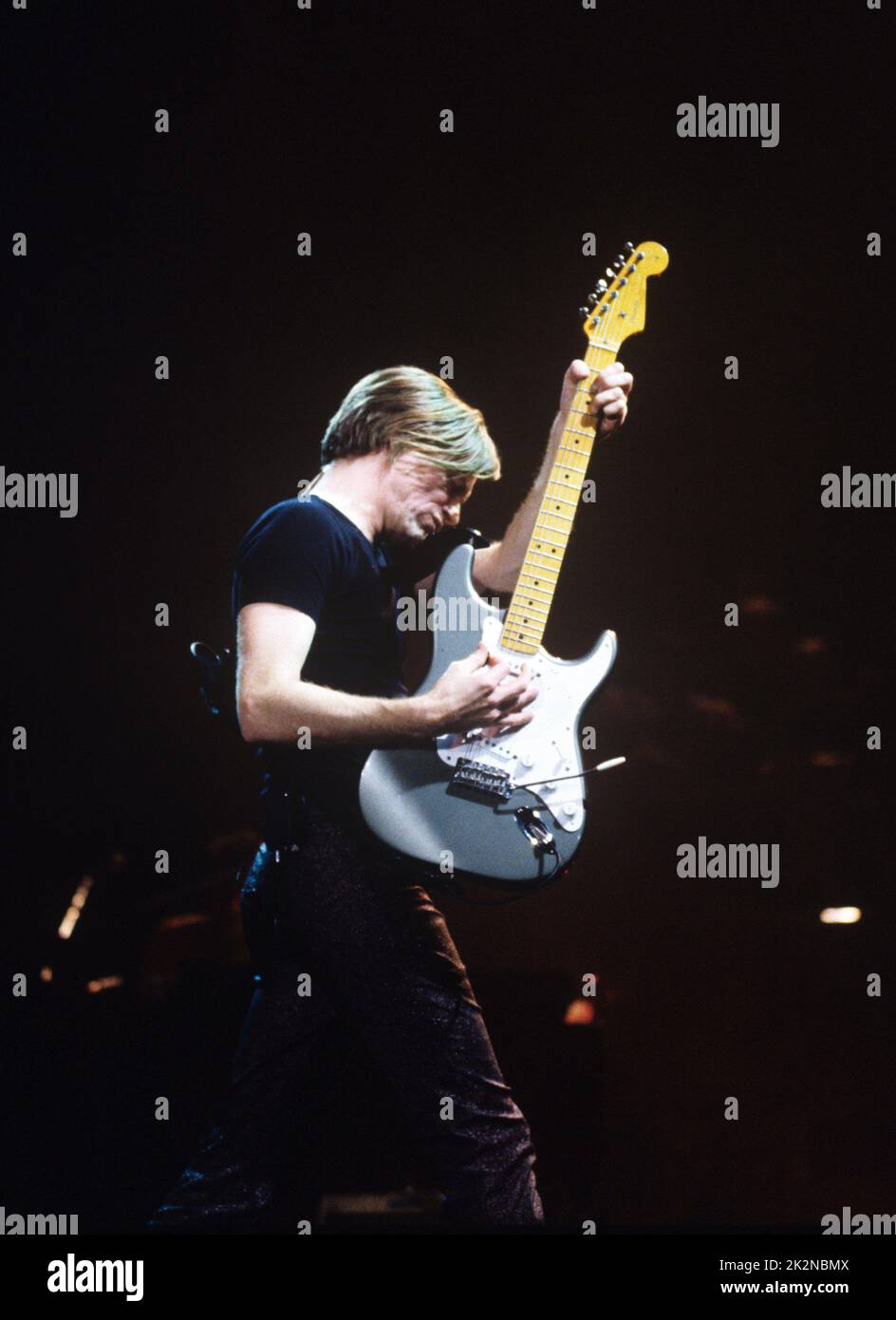 Bryan adams 1994 hi-res stock photography and images - Alamy