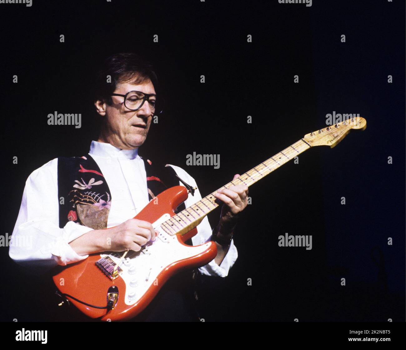 Hank marvin and guitar hi-res stock photography and images - Alamy