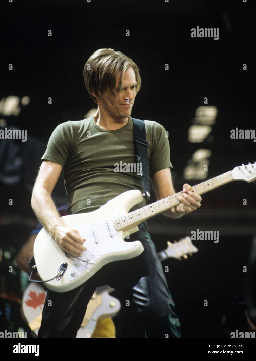 Concert wembley stadium 1996 hi-res stock photography and images - Alamy