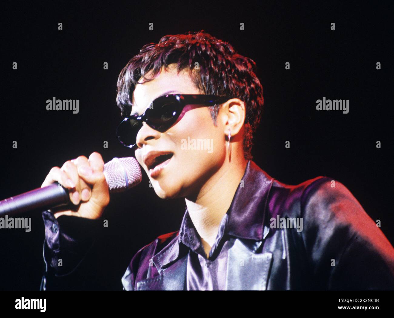 Gabrielle singer 90s hi-res stock photography and images - Alamy